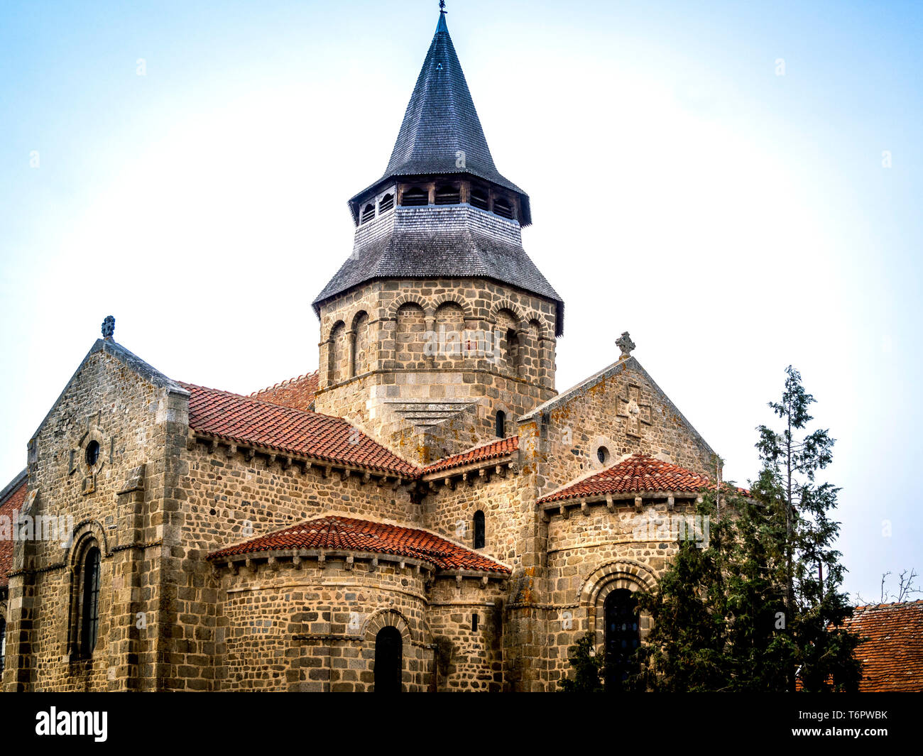 Ancient romanesque building hi-res stock photography and images - Alamy