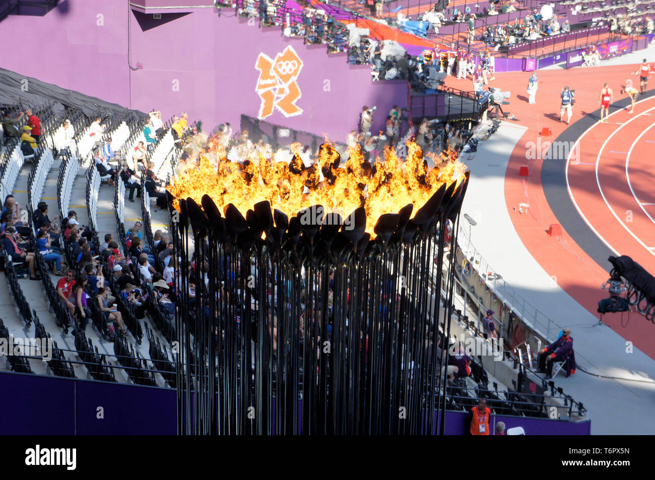 London olympic stadium running track hi-res stock photography and ...