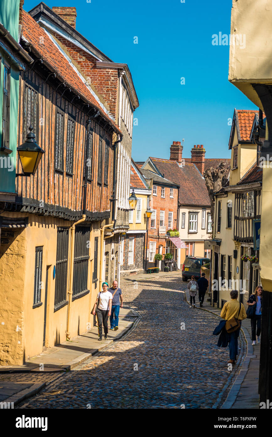 Cobbled street and shops of the medieval street of Elm Hill in Norwich ...