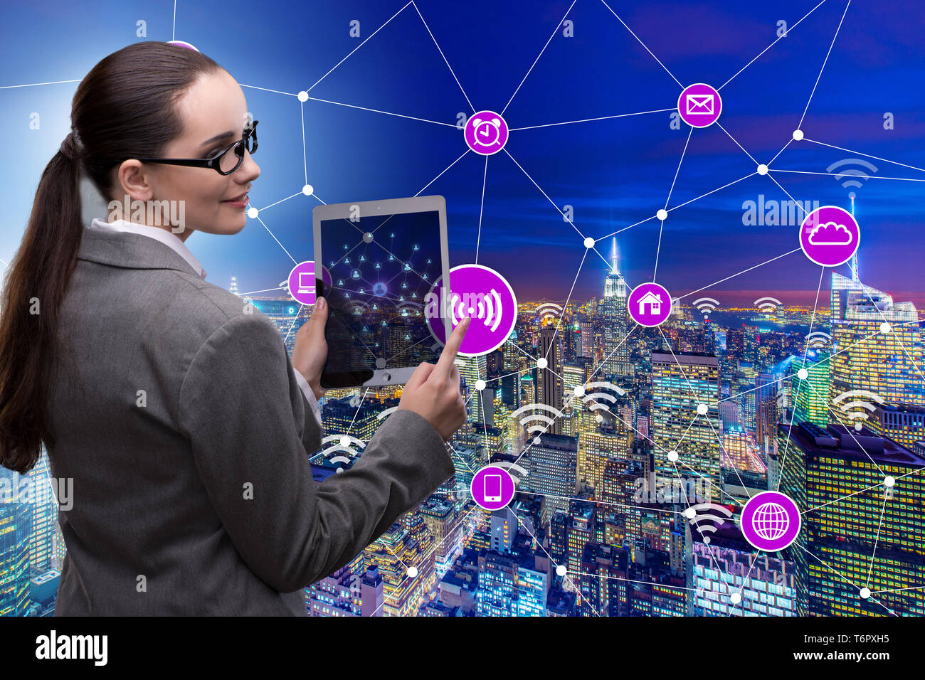 Smart city in innovation concept Stock Photo - Alamy