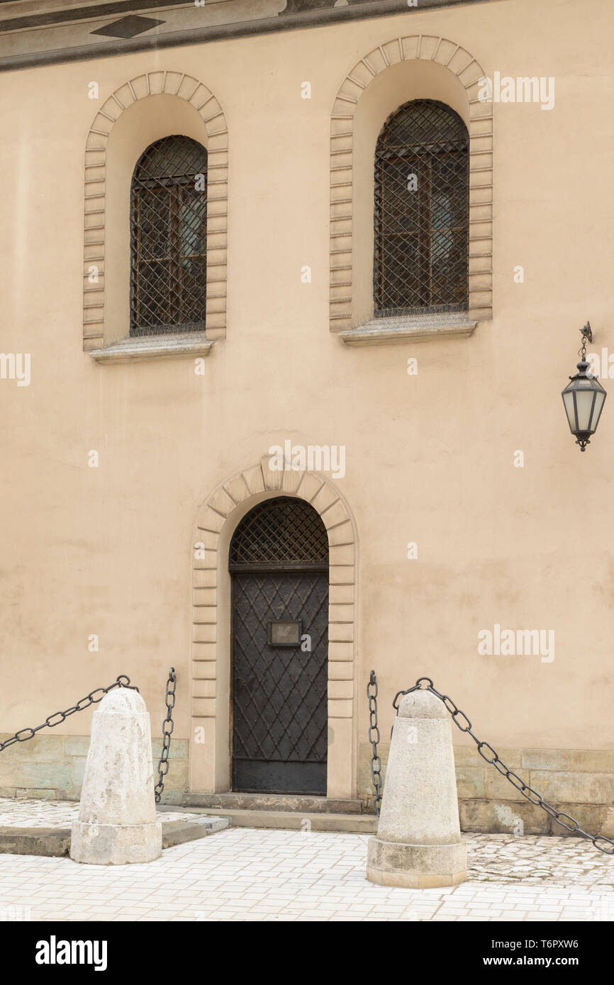 Building looks like a face hi-res stock photography and images - Alamy