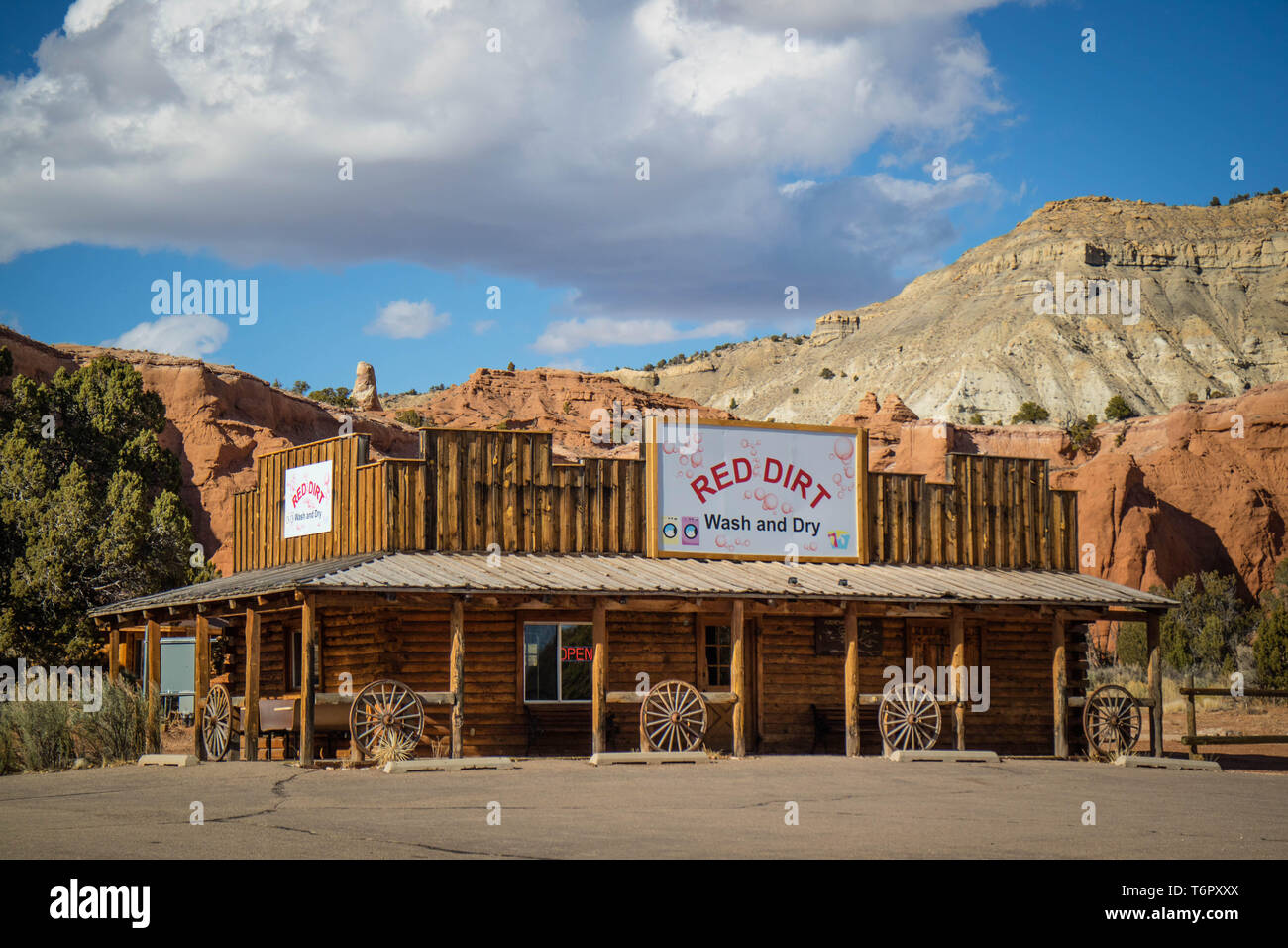 Outdoor wash basin hi-res stock photography and images - Alamy