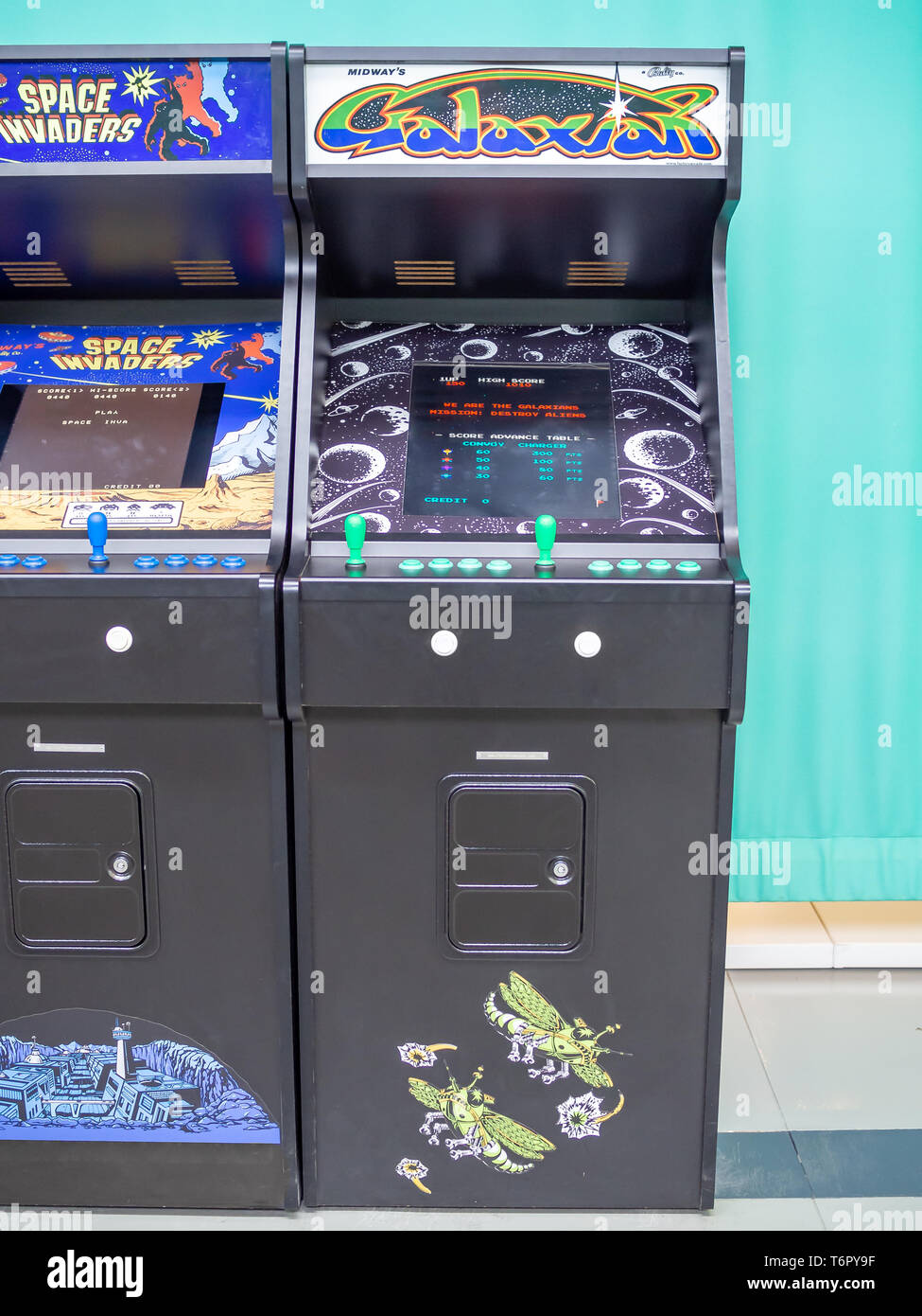 Vintage arcade machine hi-res stock photography and images - Alamy