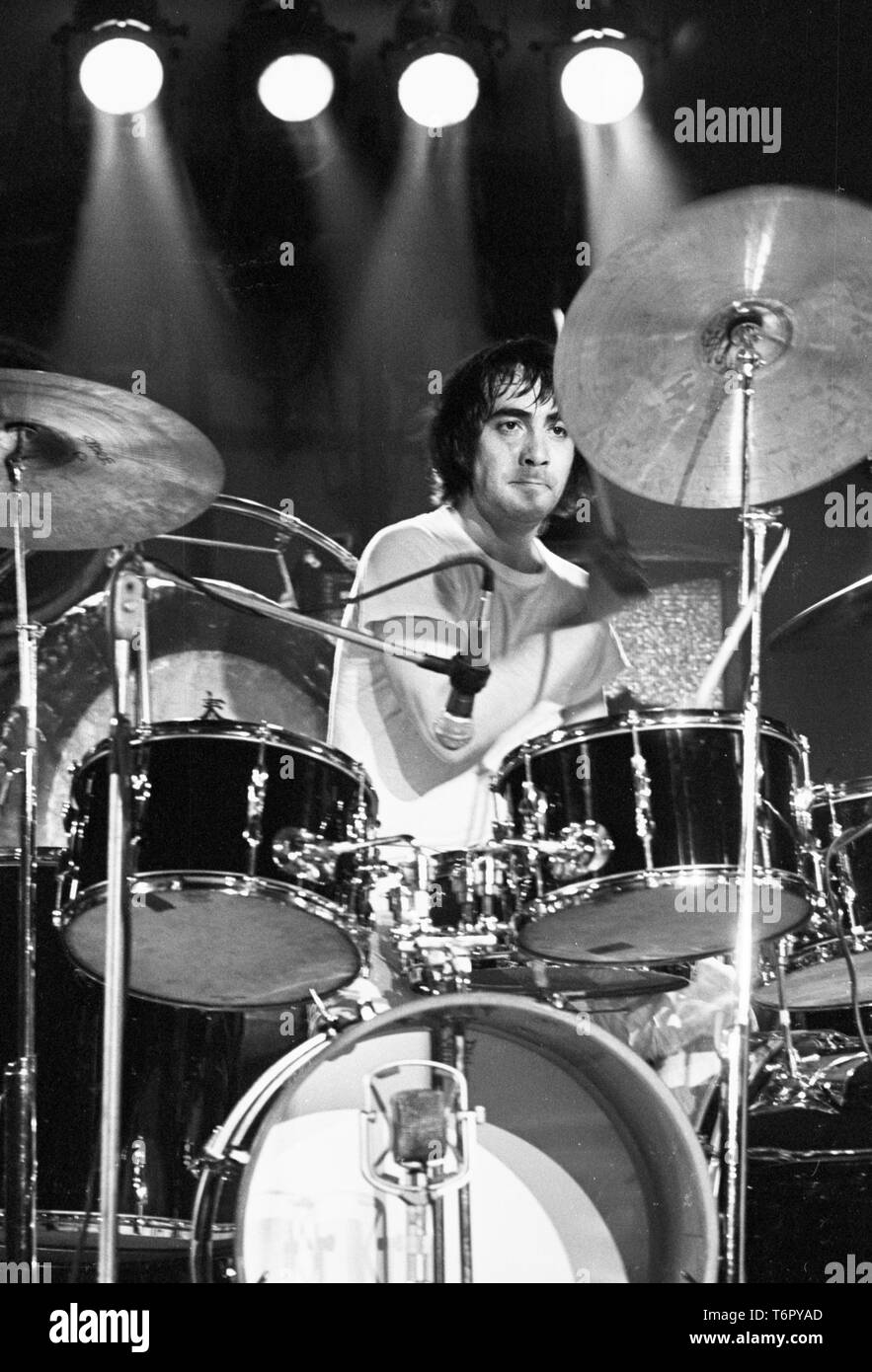 Keith Moon Joue Du Tambour The Who Keith Moon Drum Kit Pictures Of