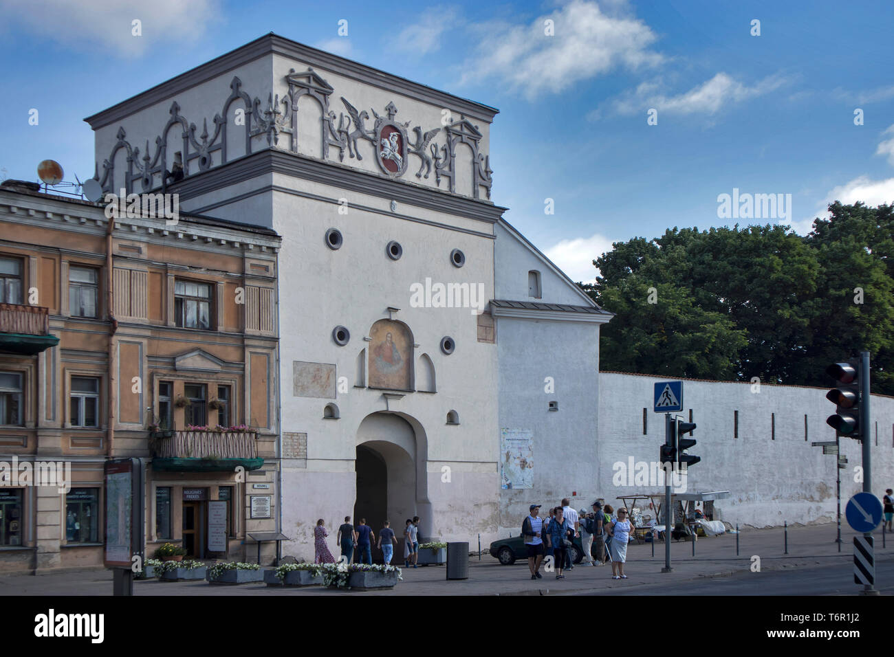Vilnius medieval arch hi-res stock photography and images - Alamy