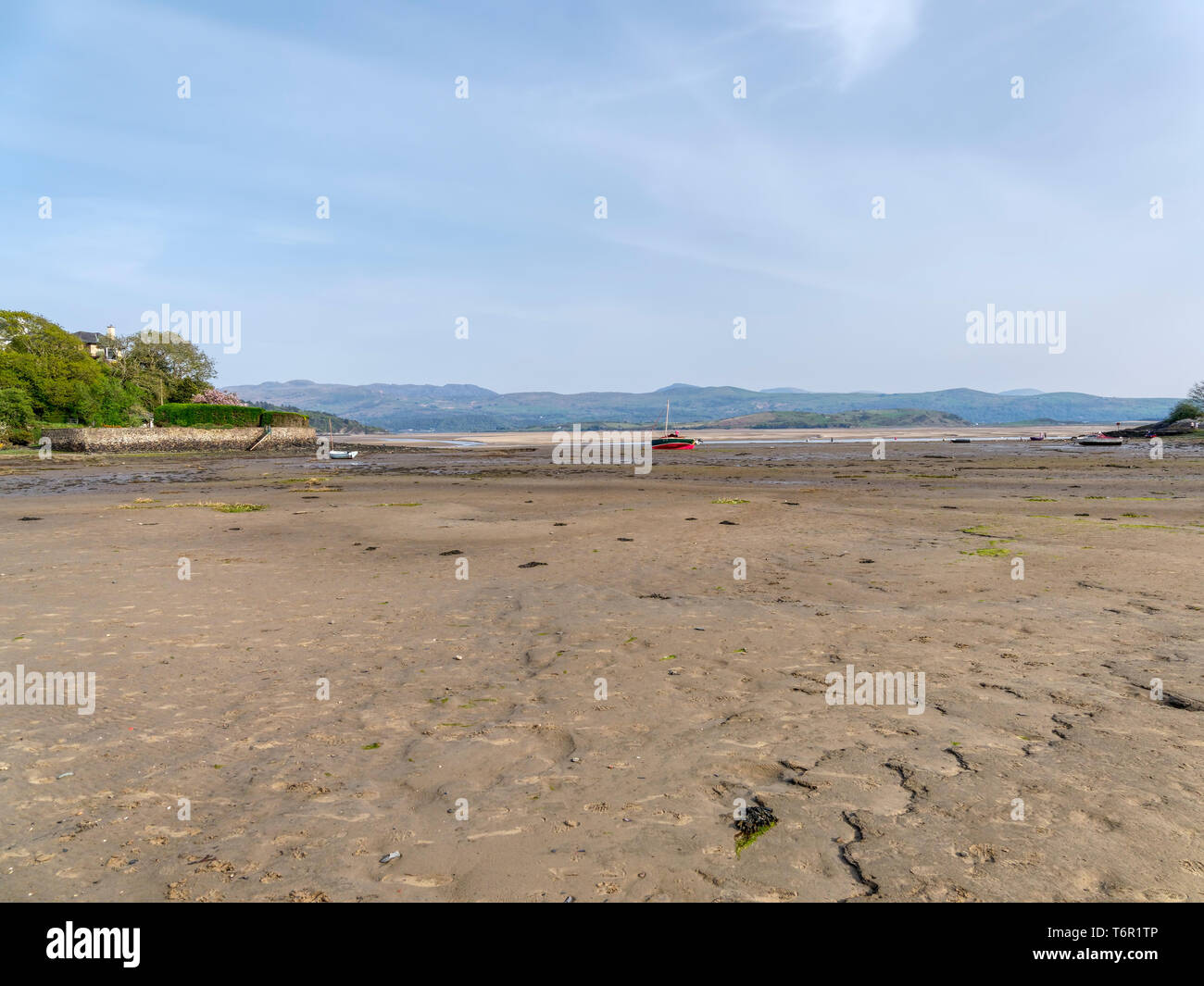Low tide on borth beach hi-res stock photography and images - Alamy