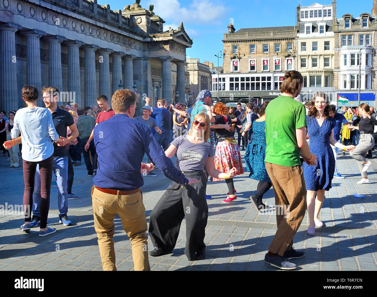 Swing dancers at the Mound precinct, Edinburgh, 2018 Stock Photo - Alamy
