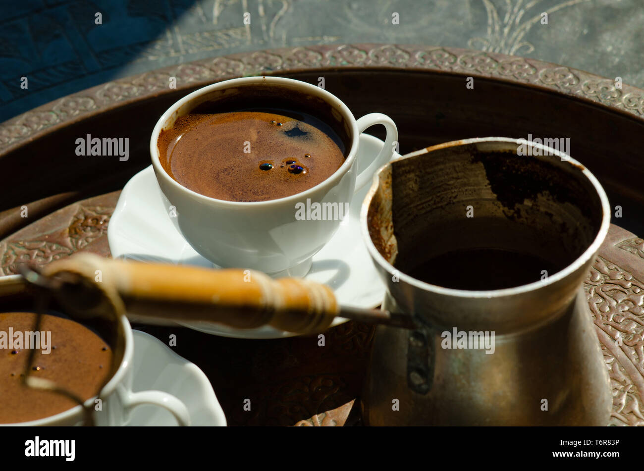 Traditional tray of Arabic or Turkish style coffee Stock Photo - Alamy