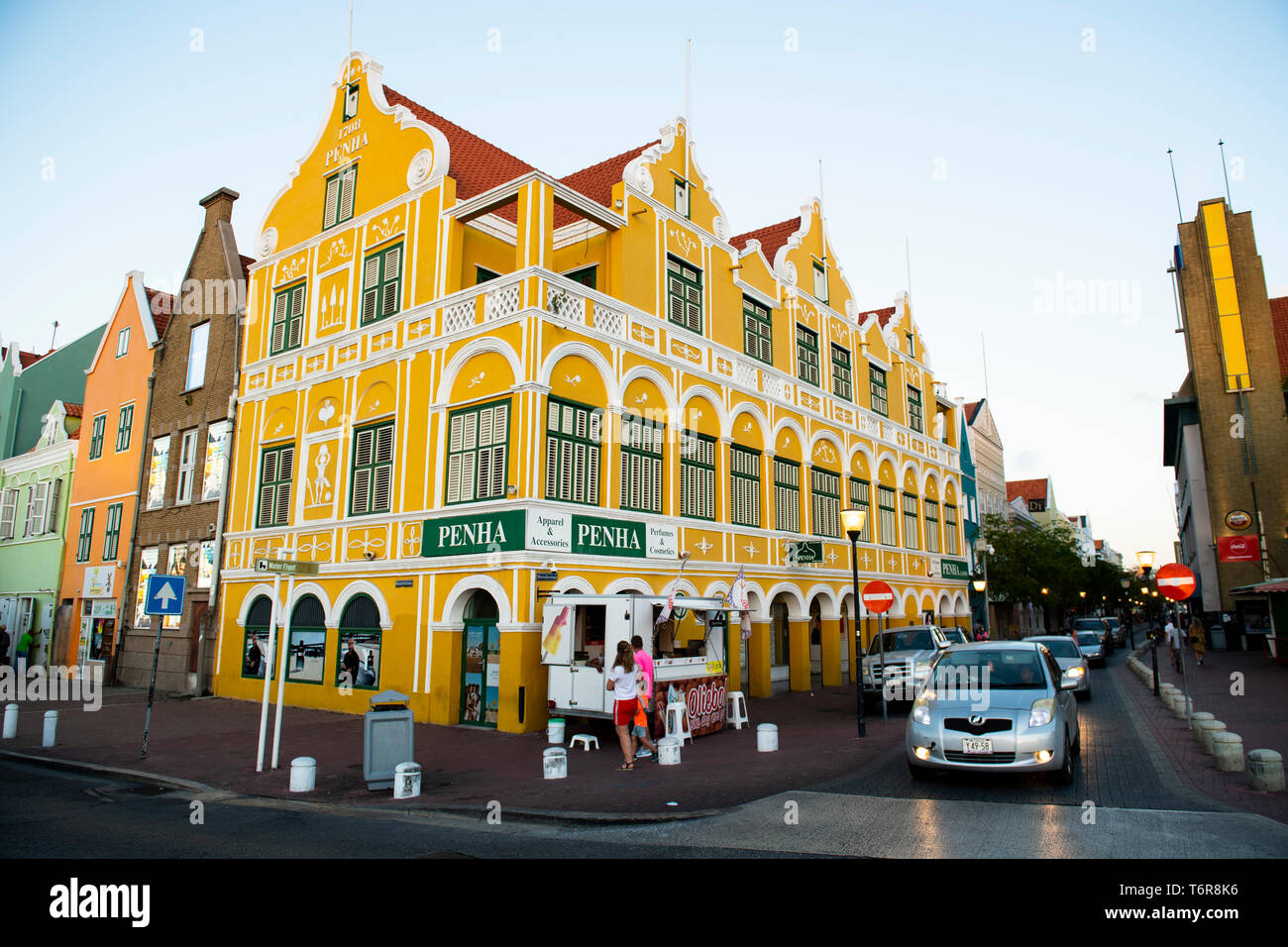 Curacao colonial architecture hi-res stock photography and images - Alamy
