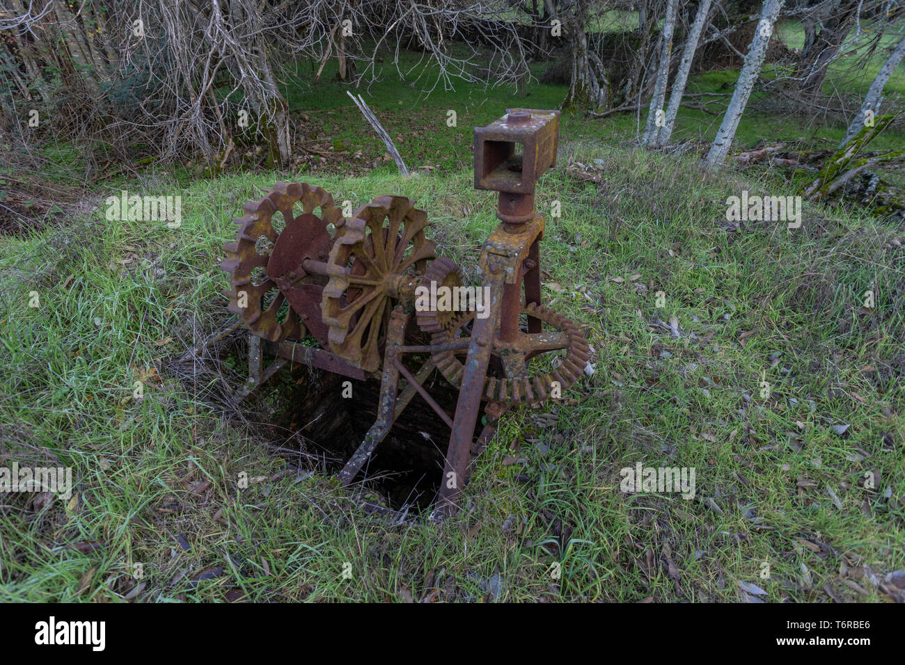 old machine to drew water Stock Photo - Alamy