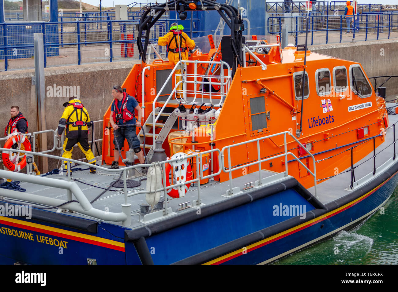 Rnli tamar class lifeboat hi-res stock photography and images - Alamy