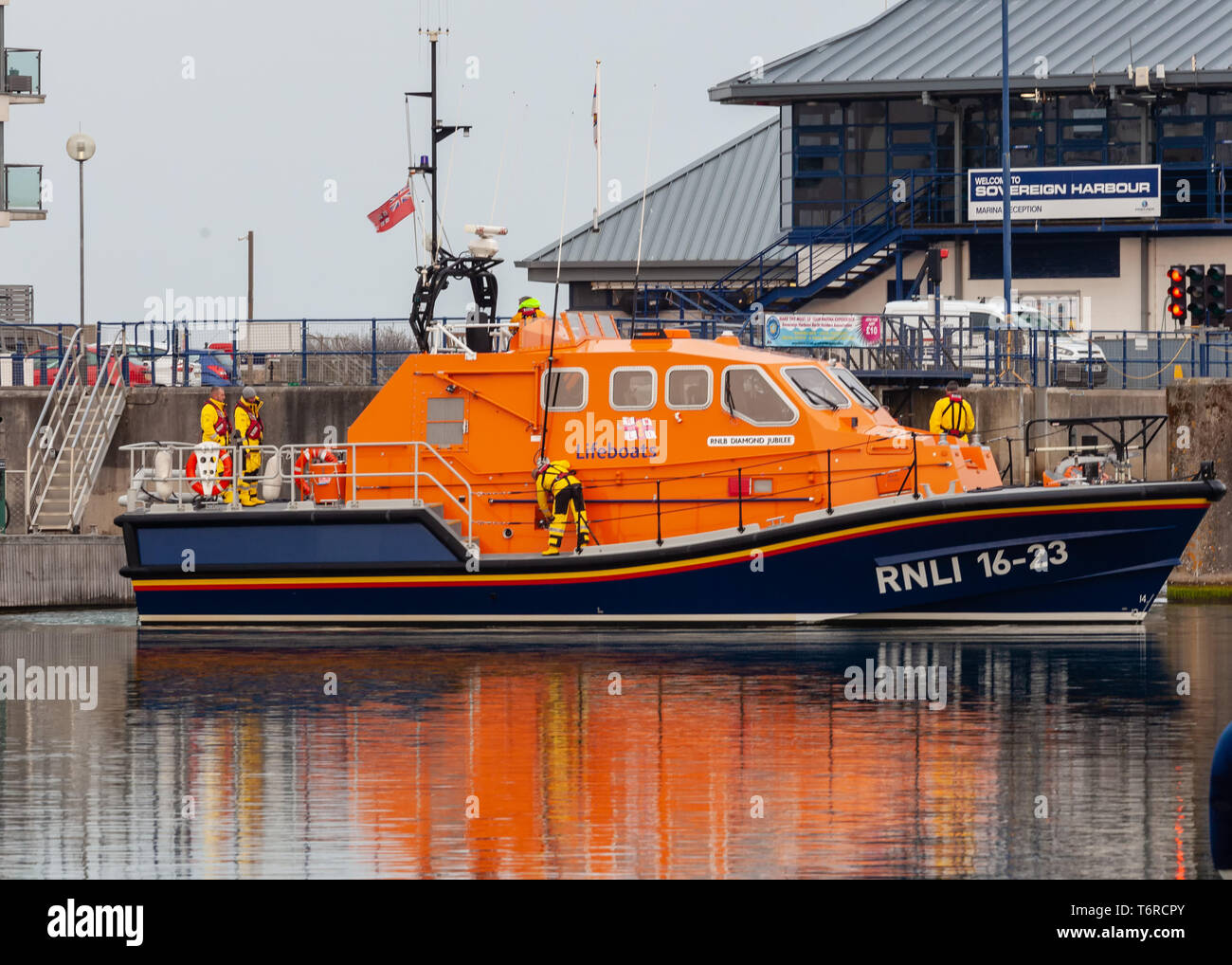 Rnli all weather lifeboat hi-res stock photography and images - Alamy