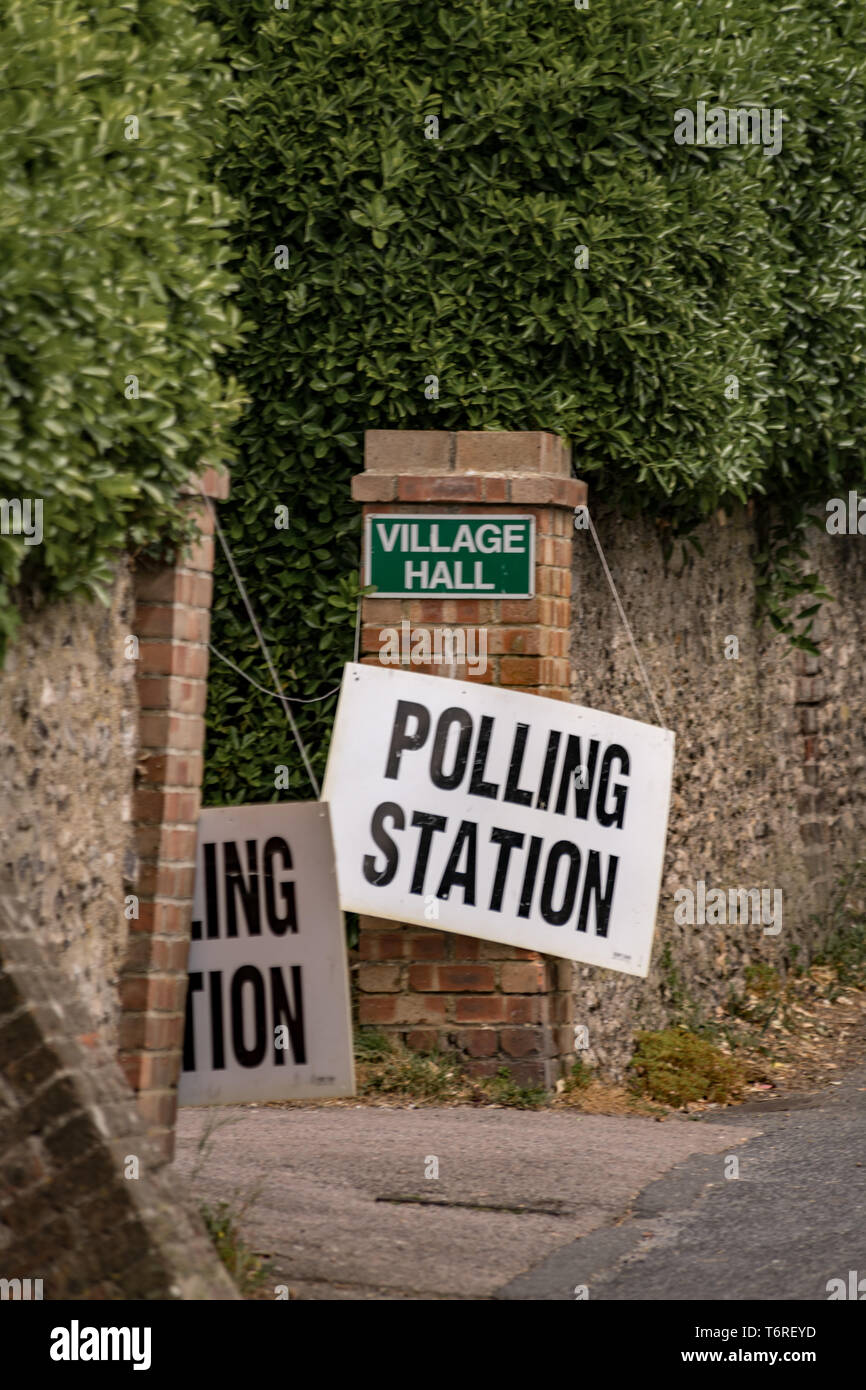 Poling station uk hi-res stock photography and images - Alamy