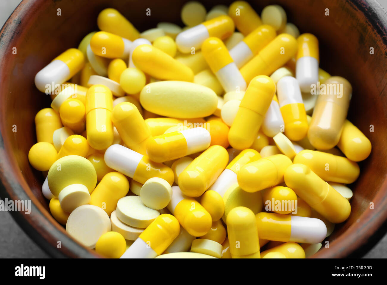 Bowl of pills hi-res stock photography and images - Alamy
