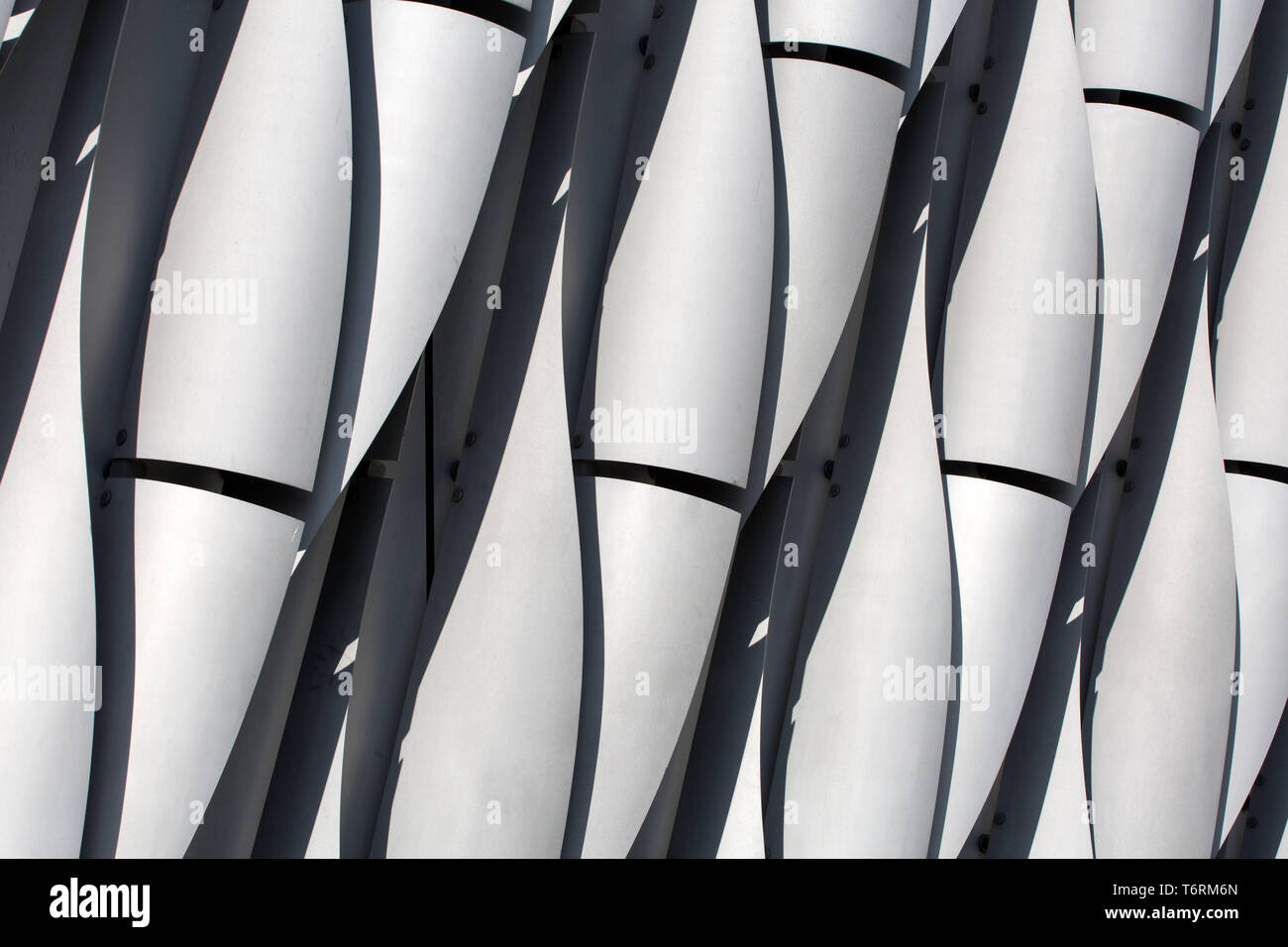 Curled aluminium ribs facade design of Xiqi Centre at West Kowloon ...