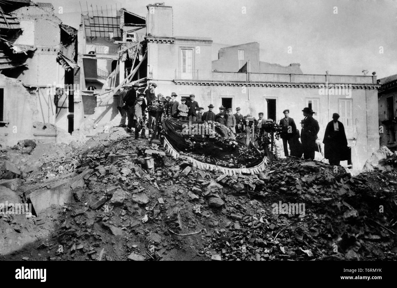 Earthquake 1908 italy messina hi-res stock photography and images - Alamy