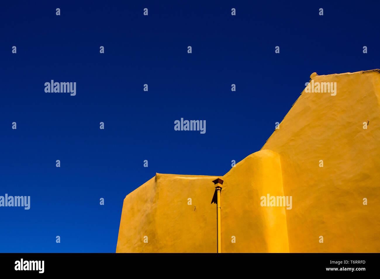Bright yellow architecture hi-res stock photography and images - Alamy
