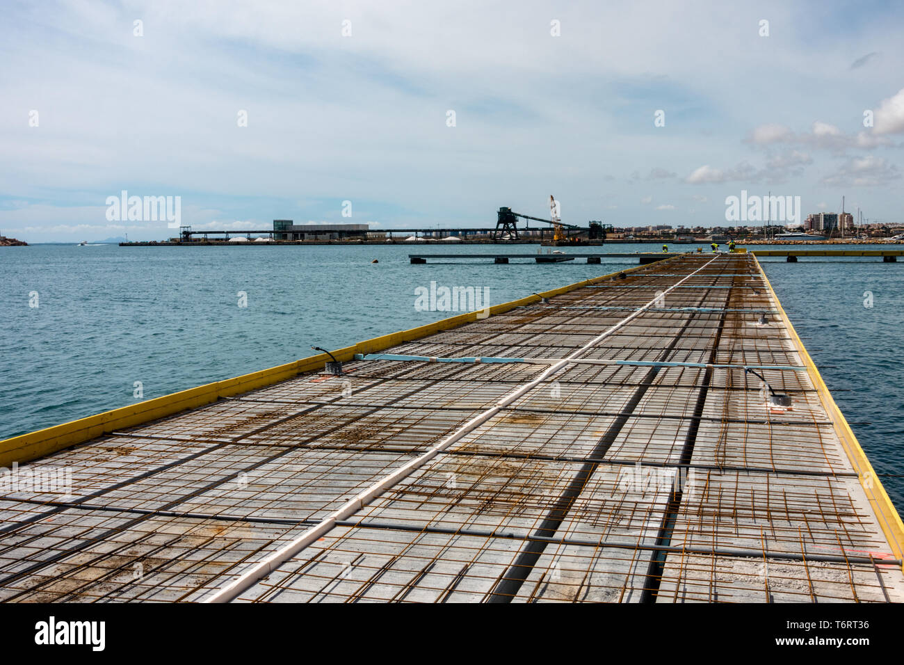 Shipping container construction hi-res stock photography and images - Alamy