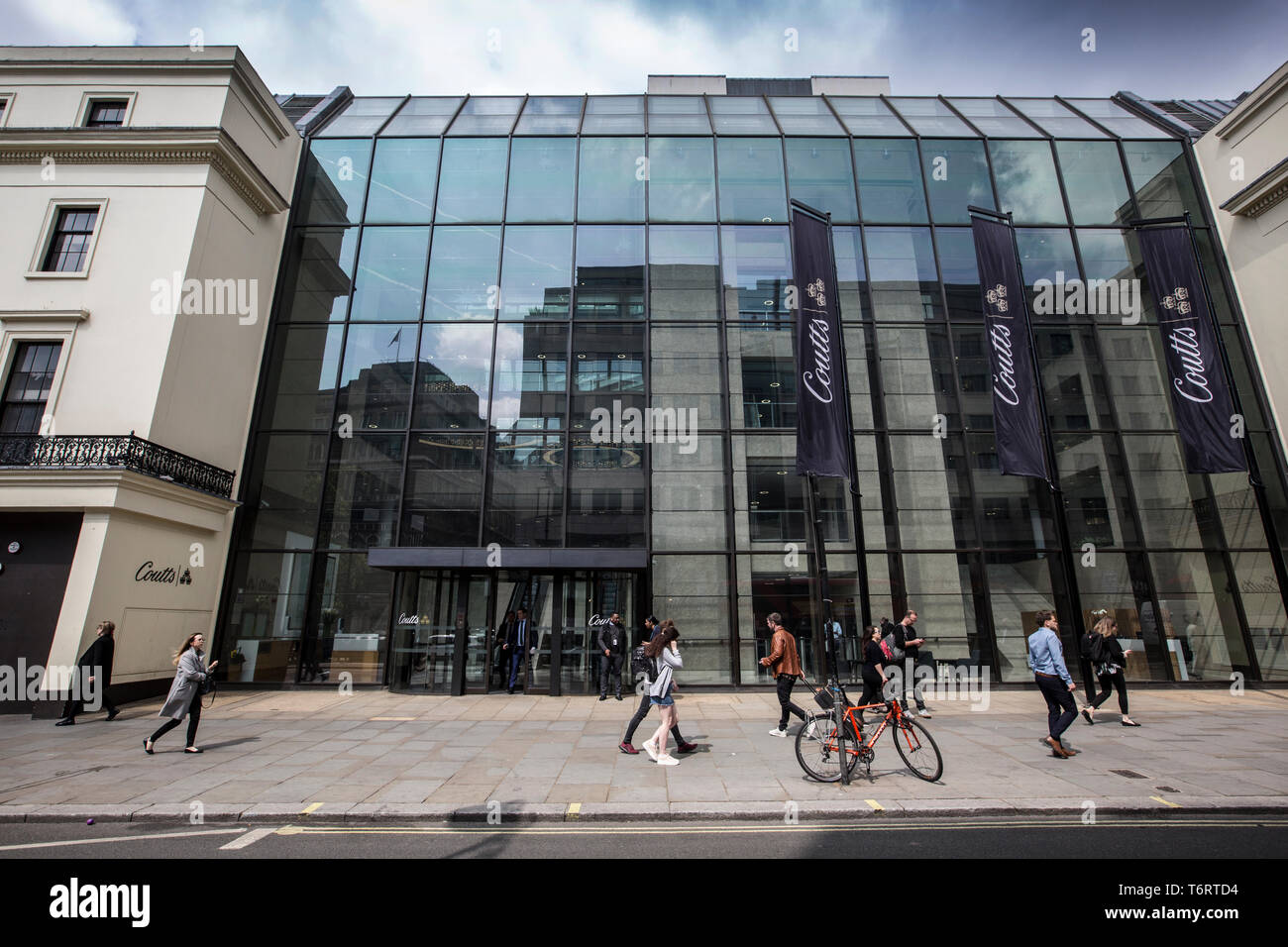 Coutts Bank The Strand High Resolution Stock Photography and Images - Alamy