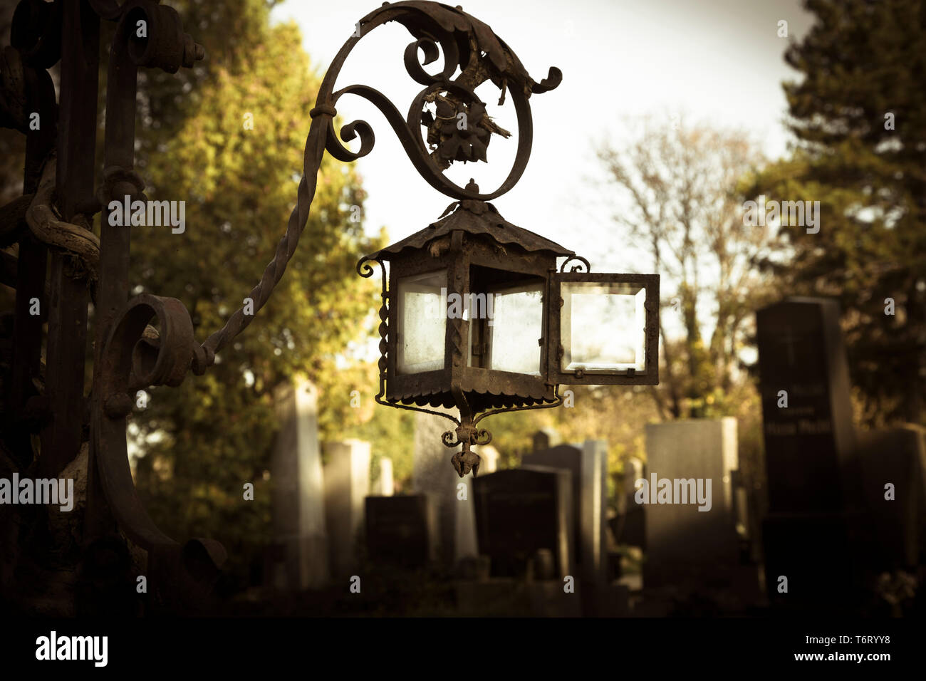 Old grave lantern hi-res stock photography and images - Alamy