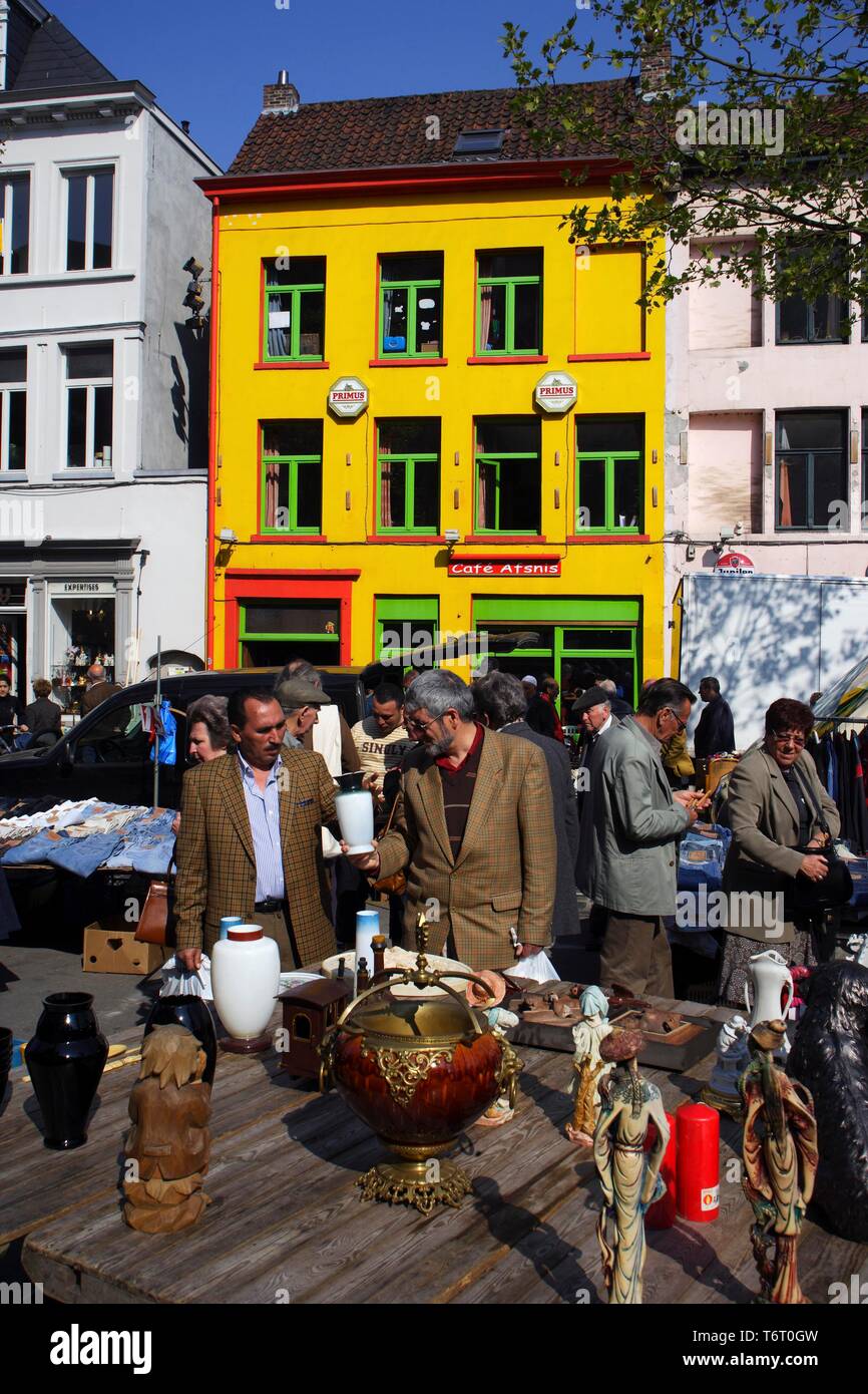 Flea market in ghent hi-res stock photography and images - Alamy