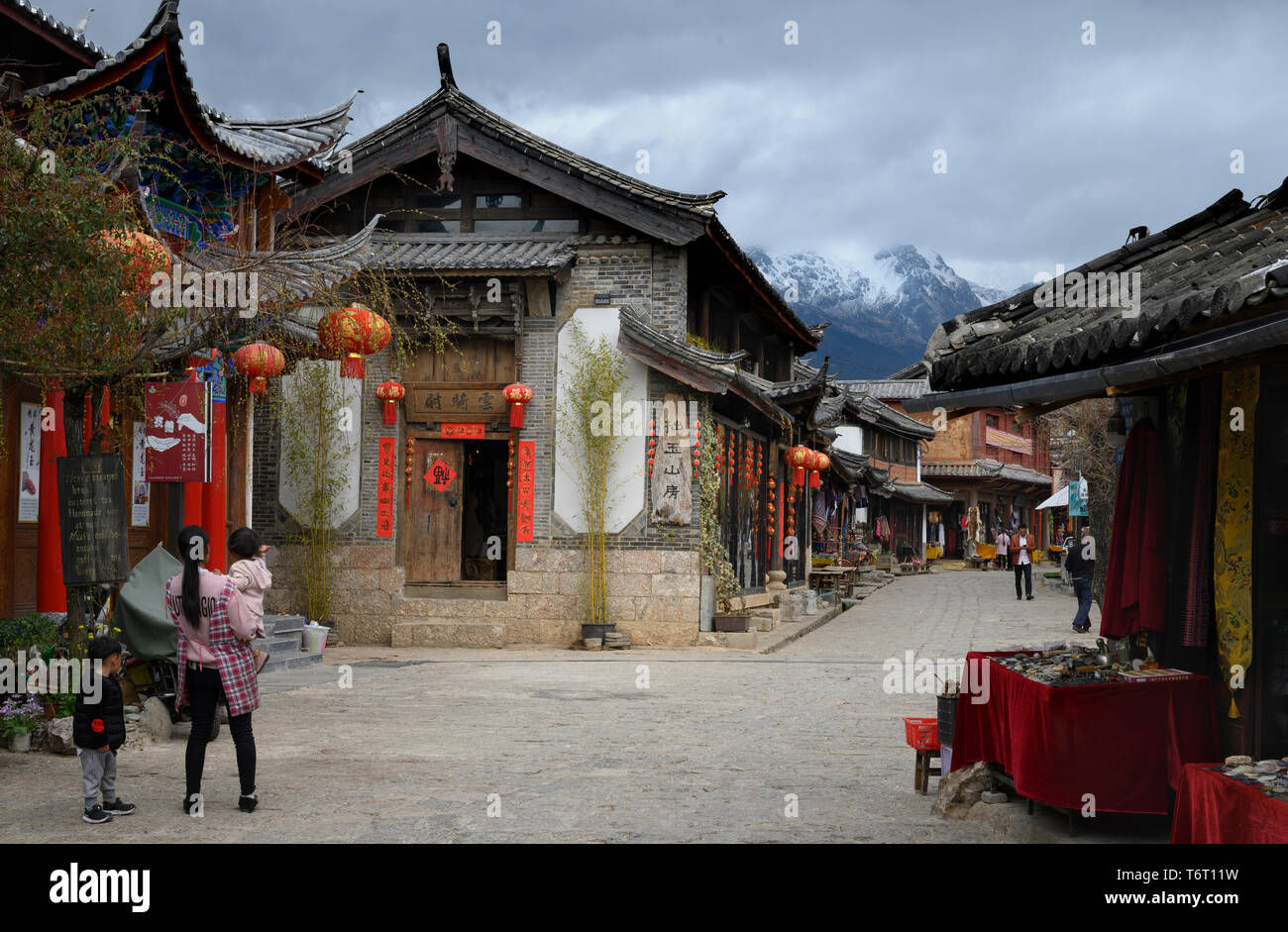 Baisha village hi-res stock photography and images - Alamy