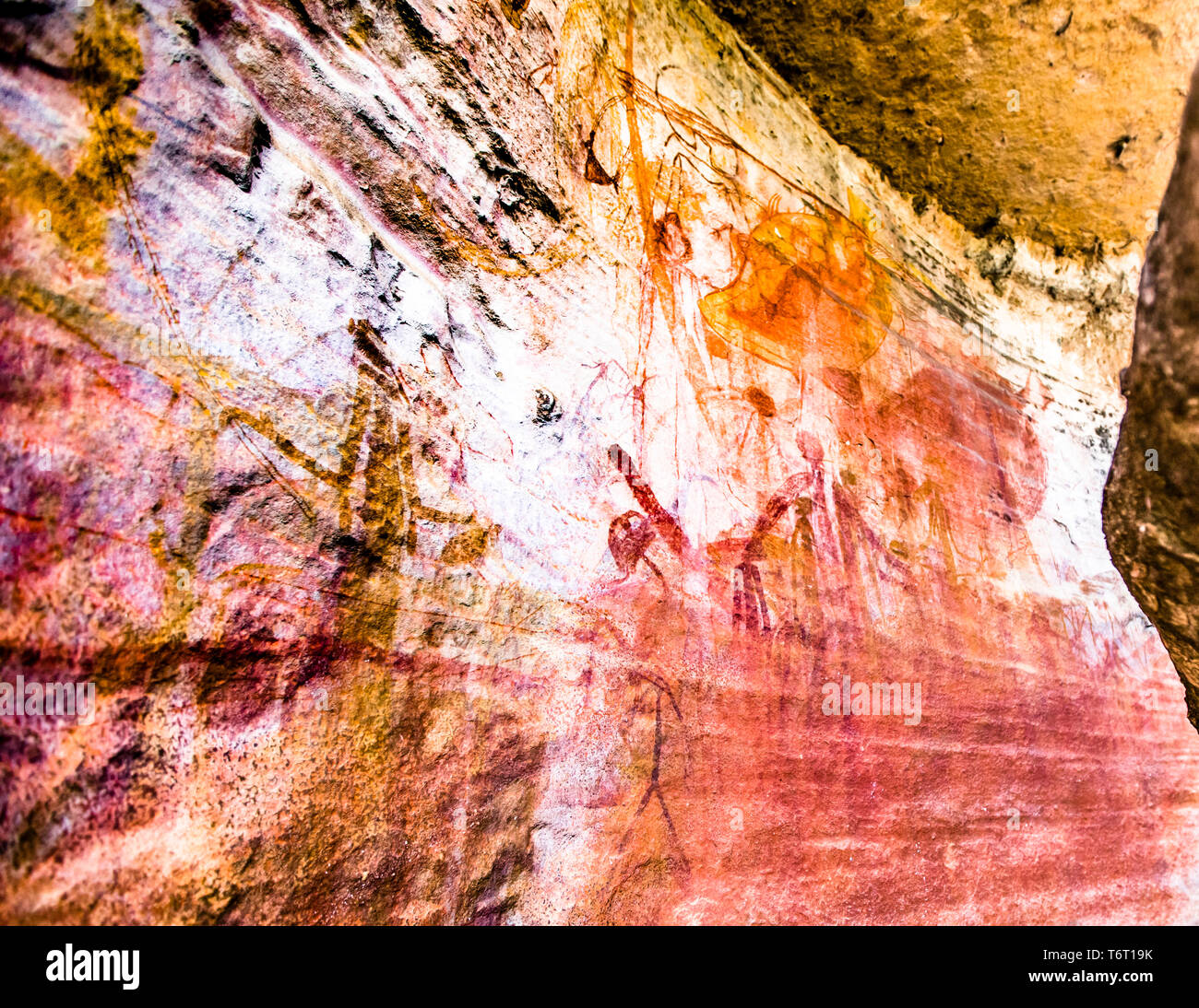 Native Guide explaining Aborigine Rock Art in Long Tom Dreaming ...