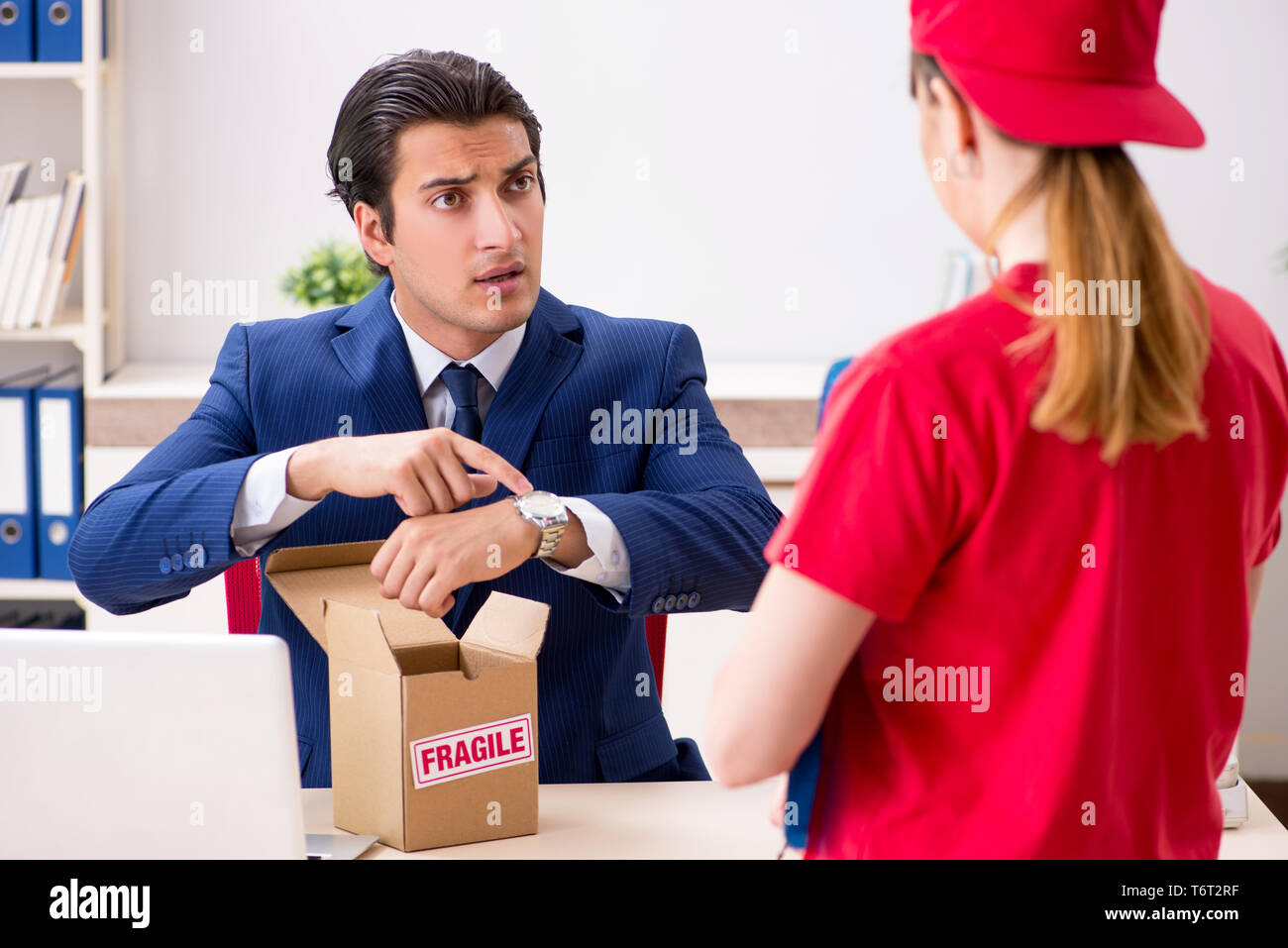 Parcel delay hi-res stock photography and images - Alamy