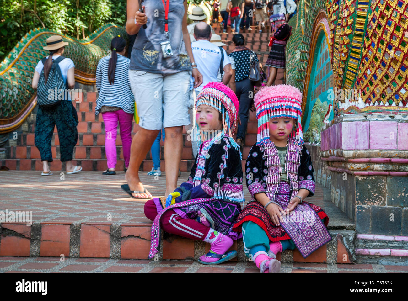 Girl temple thailand sad hi-res stock photography and images - Alamy