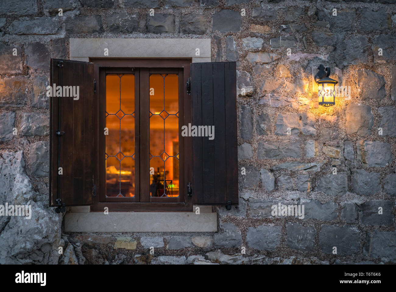 Outdoor resta hi-res stock photography and images - Alamy