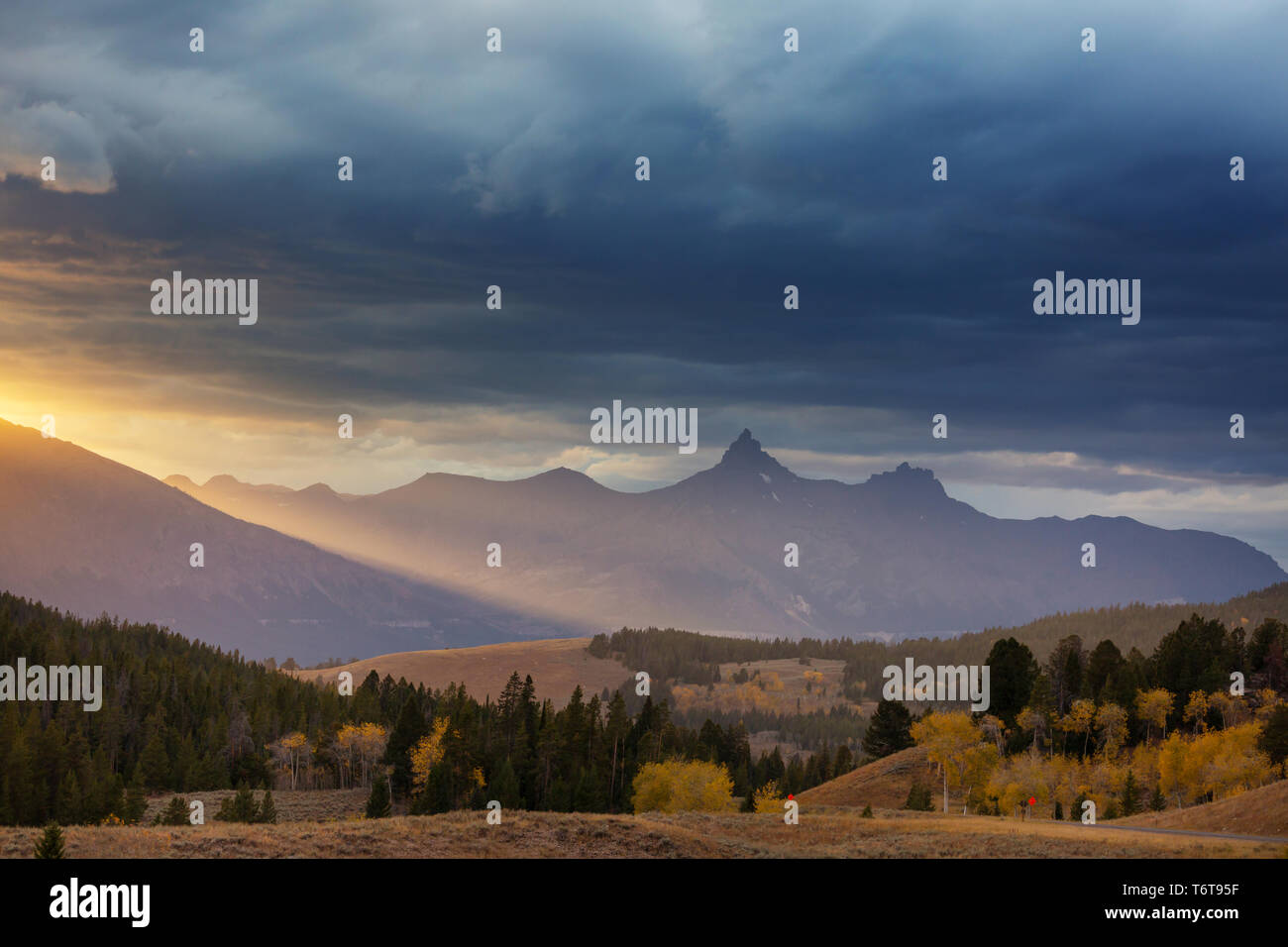 Bear tooth pass highway hi-res stock photography and images - Alamy