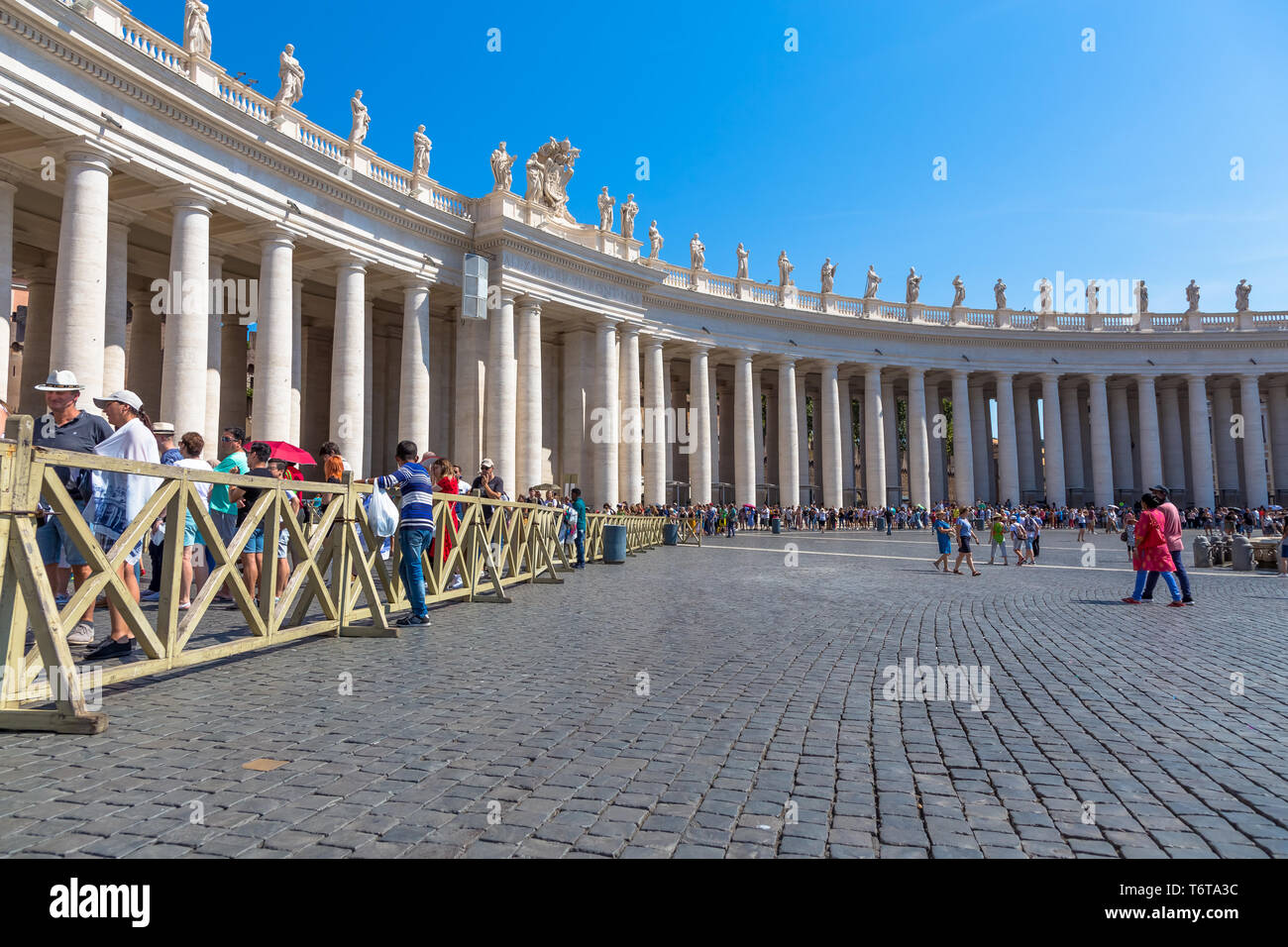 Waiting entry hi-res stock photography and images - Alamy