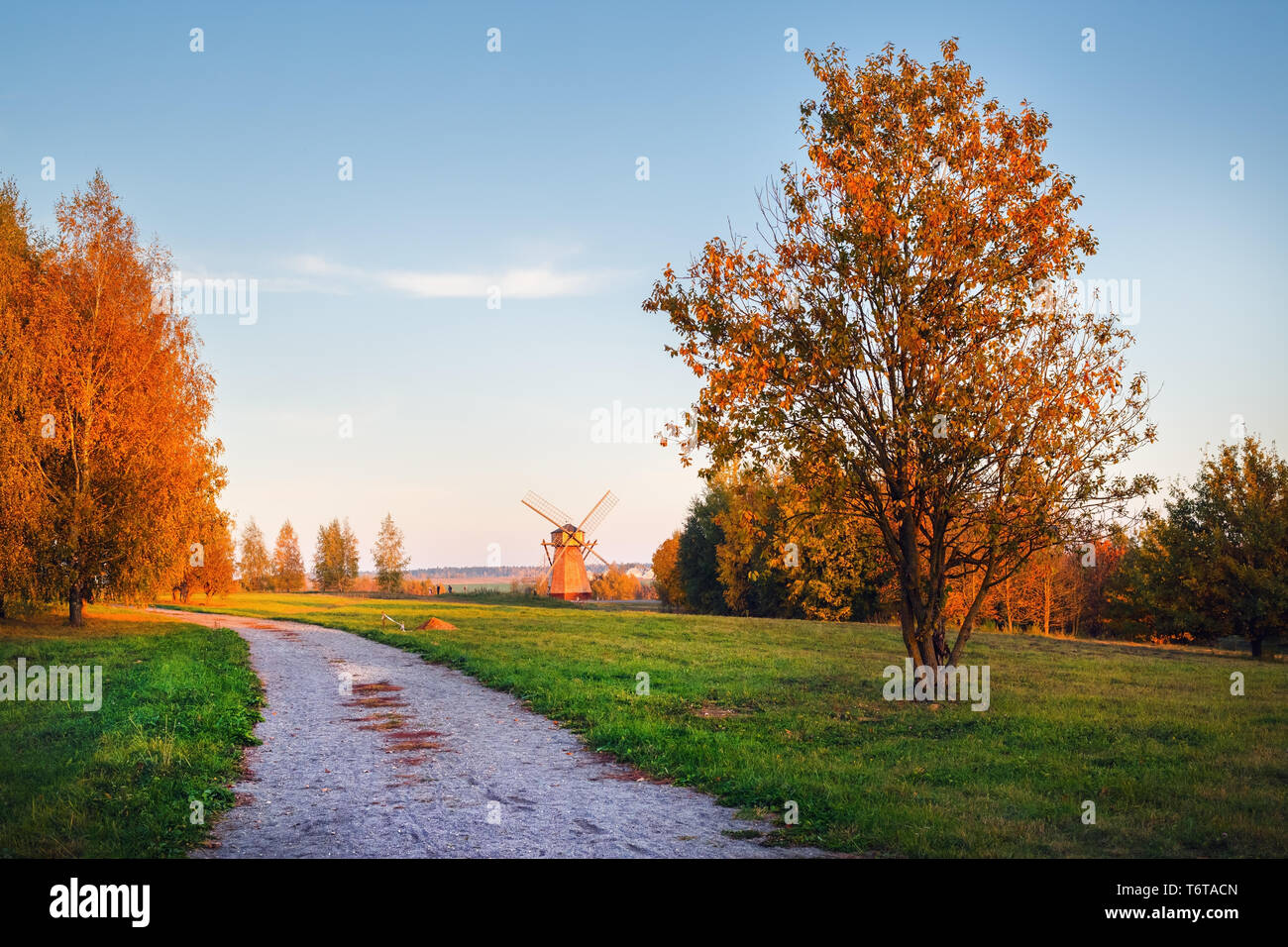 Picturesque landscape bright sunny hi-res stock photography and images ...