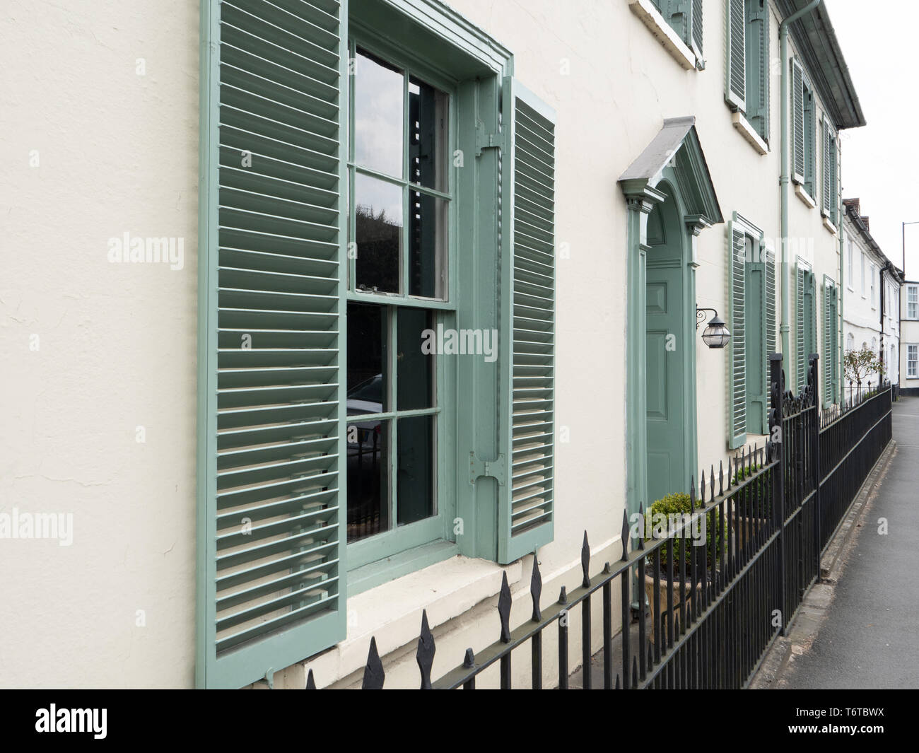 Shuttered doorway hi-res stock photography and images - Alamy