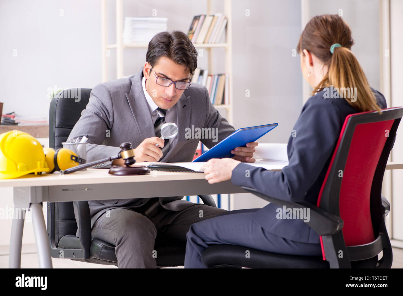 Attorney talking to client hi-res stock photography and images - Alamy