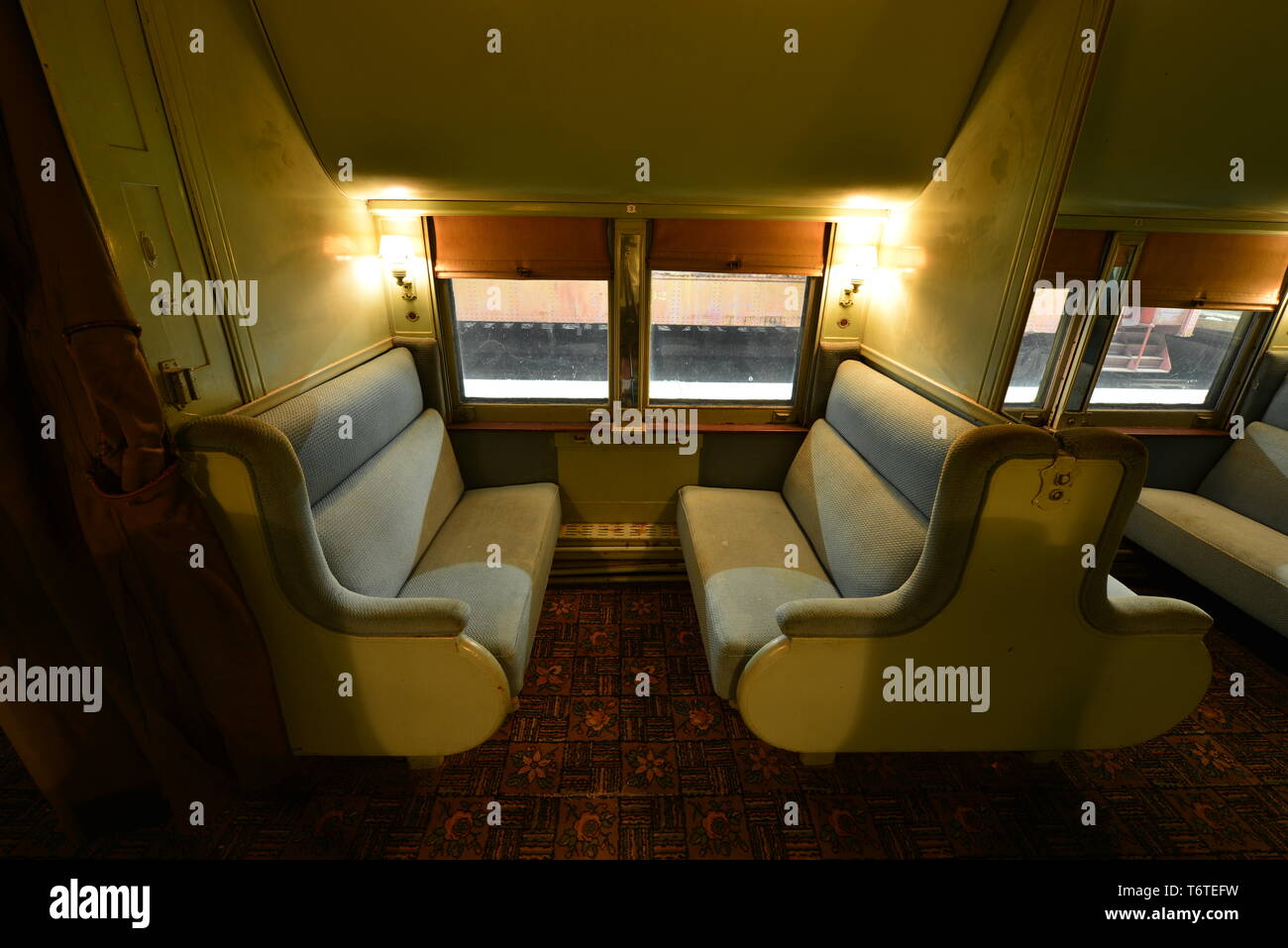 The luxury seating inside an American Pullman car Stock Photo - Alamy