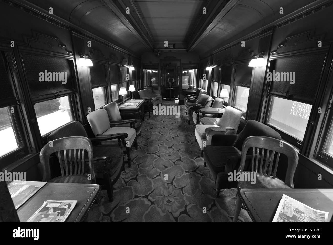 Rest and dining area of an American Pullman car Stock Photo - Alamy