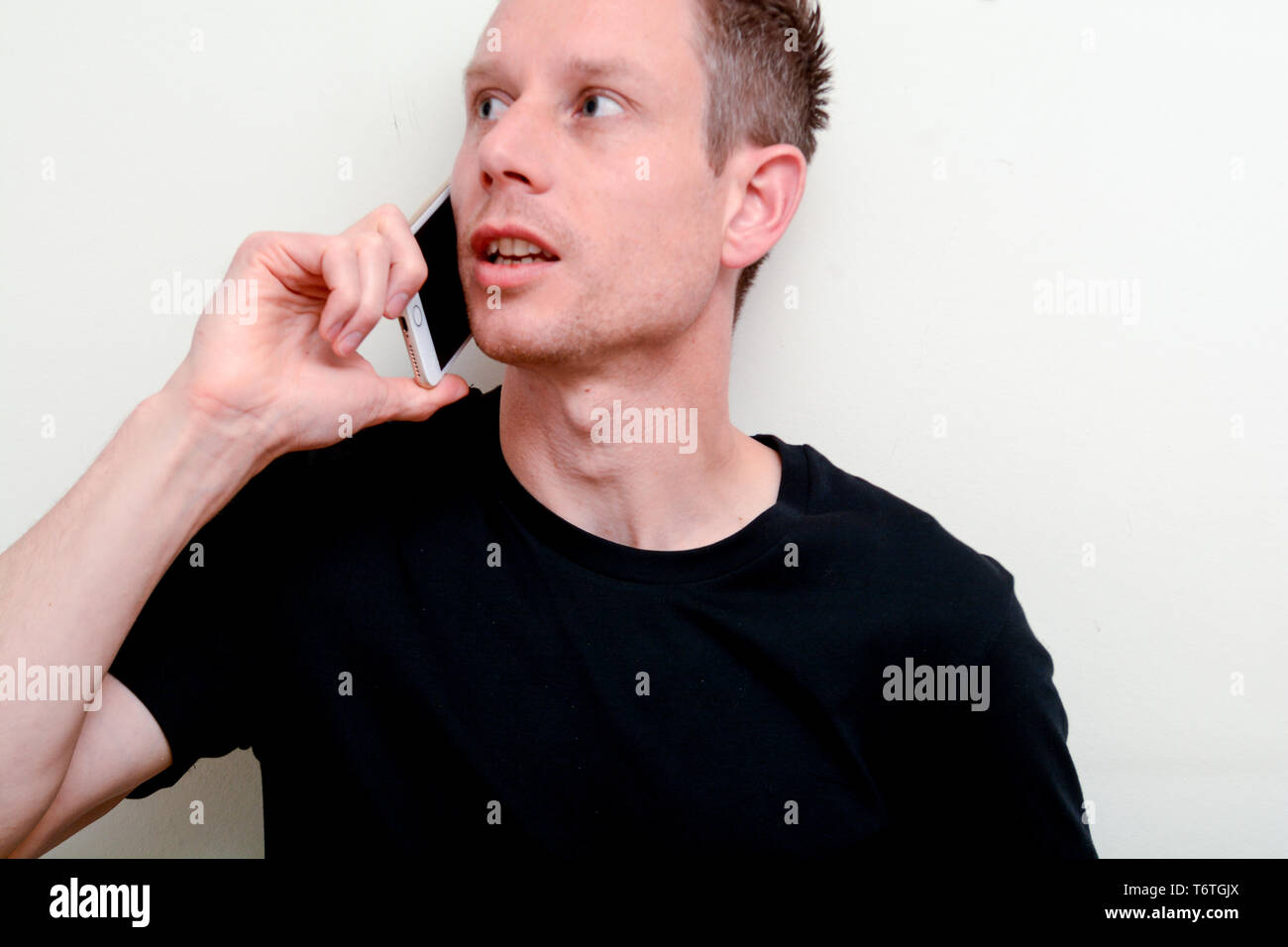 Engaged conversation hi-res stock photography and images - Alamy