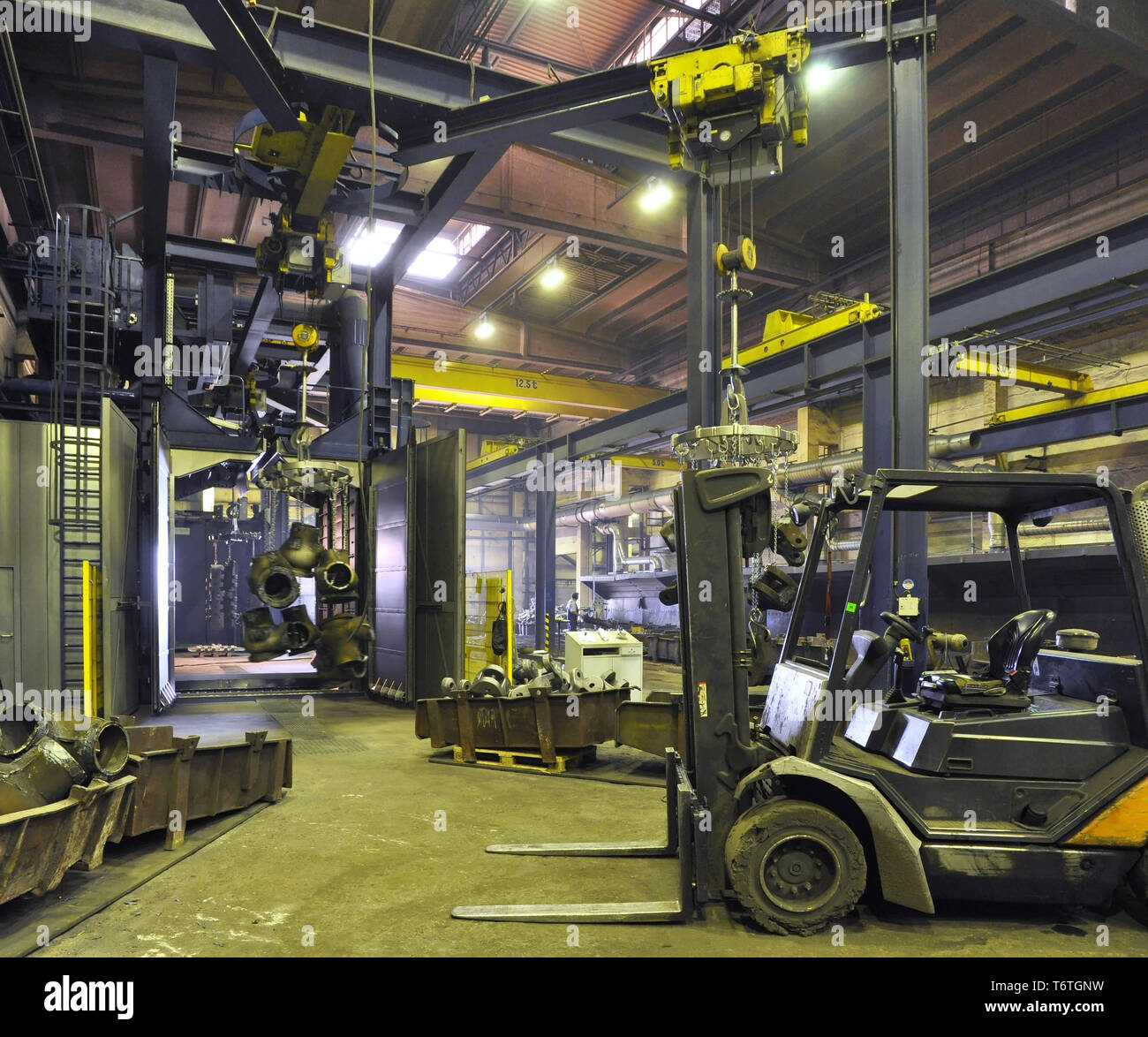 Production of metal components in a foundry - Equipment and ...