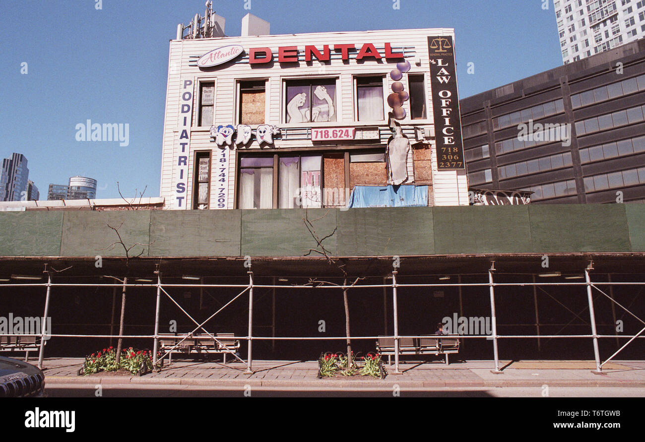 Abandoned building new york city hi-res stock photography and images ...