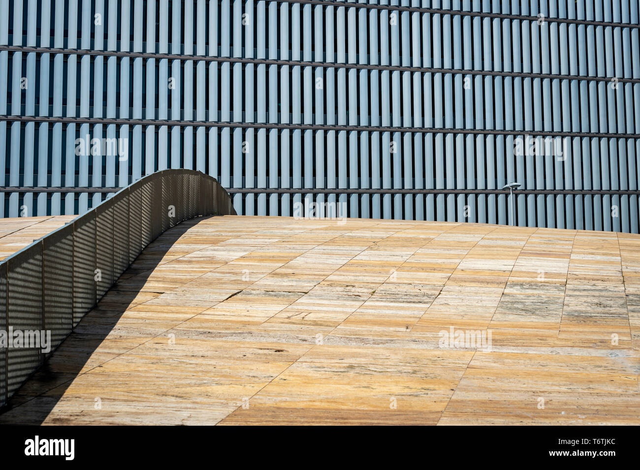 Abstract modern architecture hi-res stock photography and images - Alamy