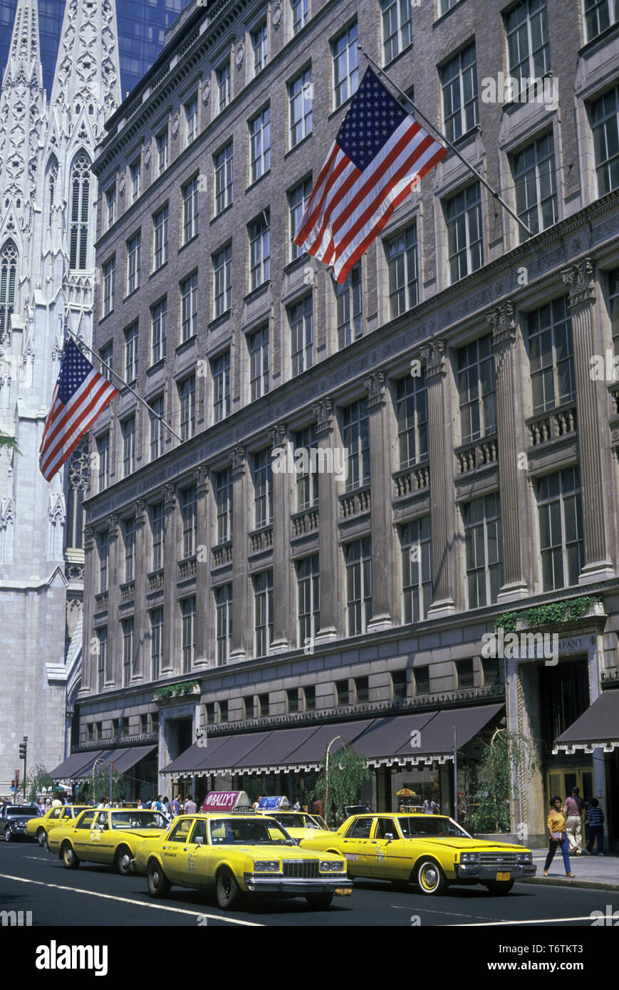 1987 HISTORICAL SAKS DEPARTMENT STORE FIFTH AVENUE MIDTOWN MANHATTAN ...