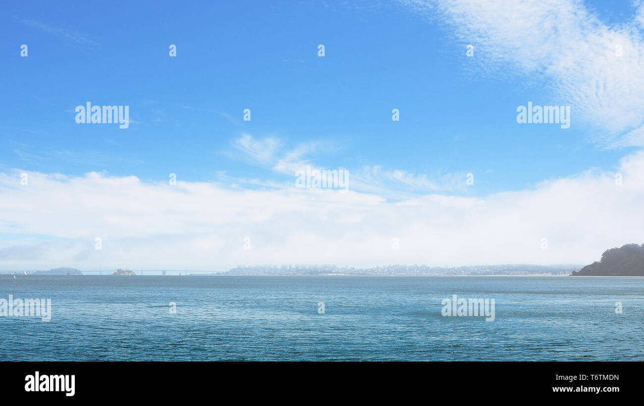 San francisco skyline dramatic hi-res stock photography and images - Alamy