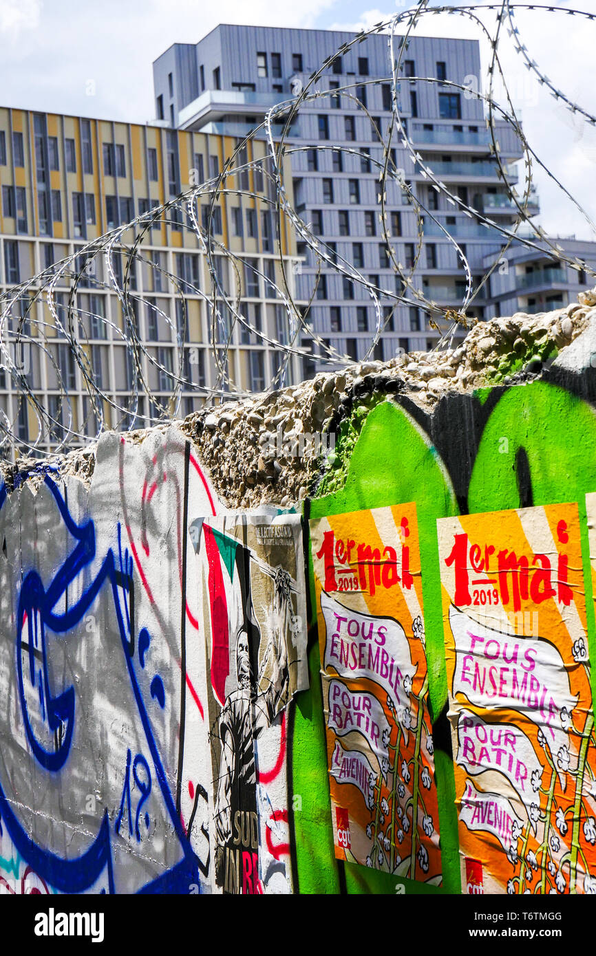 Barbed wire construction work hi-res stock photography and images - Alamy