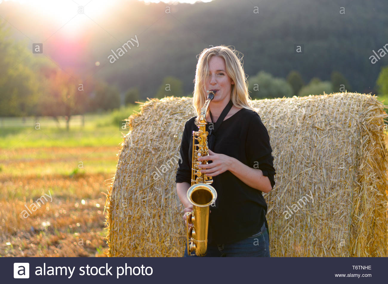 Tenor Saxophone Stock Photos & Tenor Saxophone Stock Images - Alamy