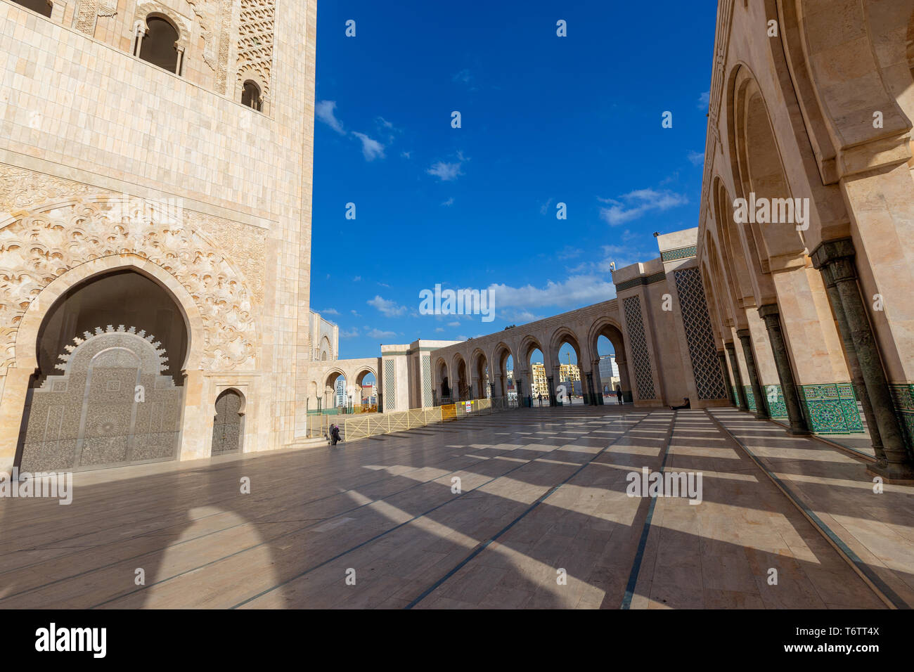 Islamic arcs hi-res stock photography and images - Alamy