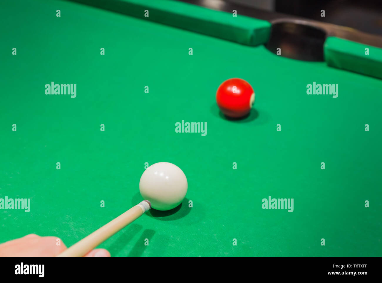 Pool cue white ball snooker table play playing win pool hi-res stock ...