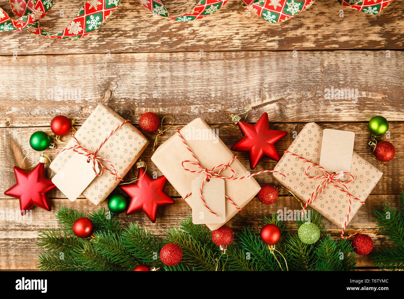 craft gift box tied with red and white rope Stock Photo - Alamy