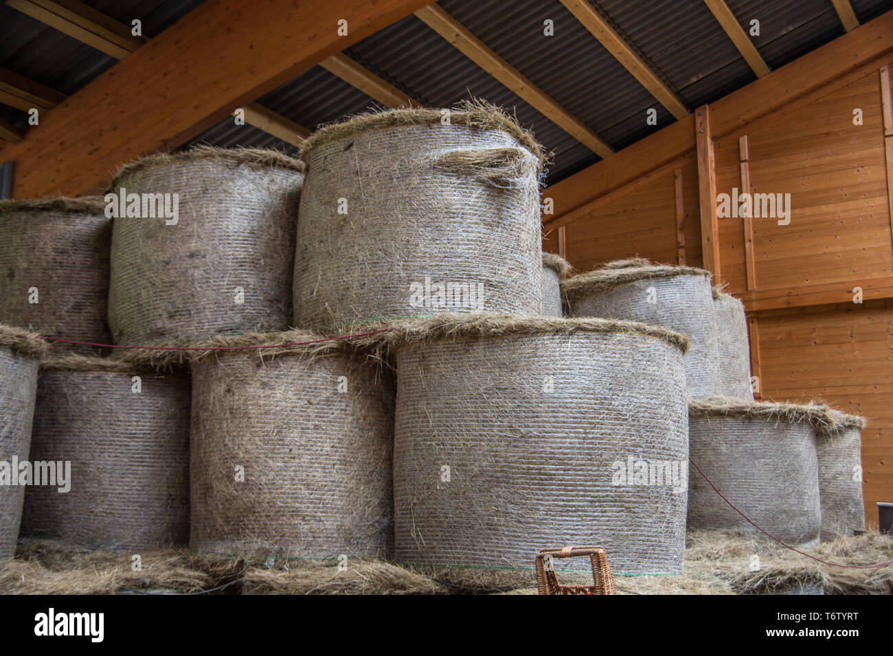 Straw barn farm fodder hay storage hi-res stock photography and images ...