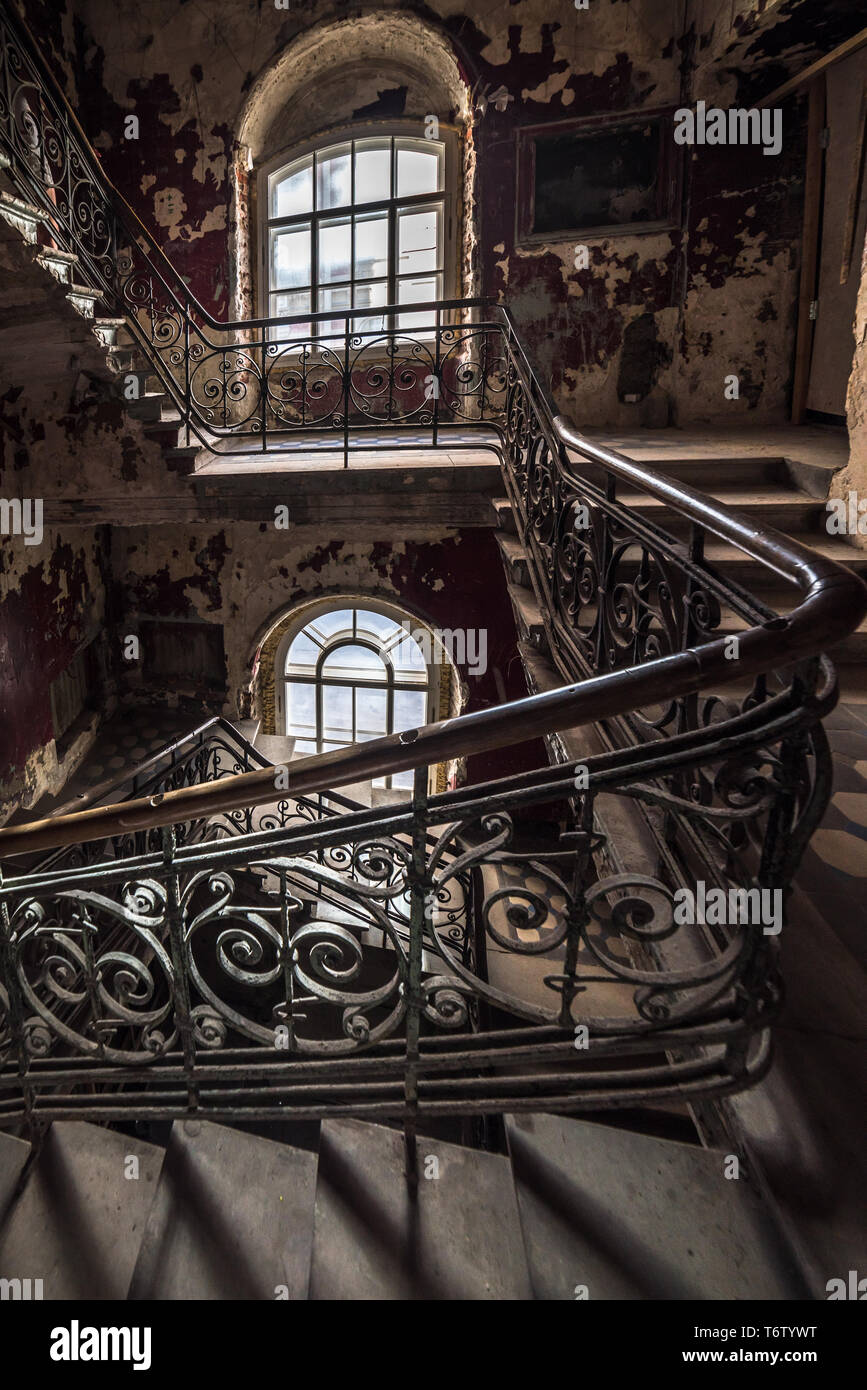 Scary stairs house hi-res stock photography and images - Alamy